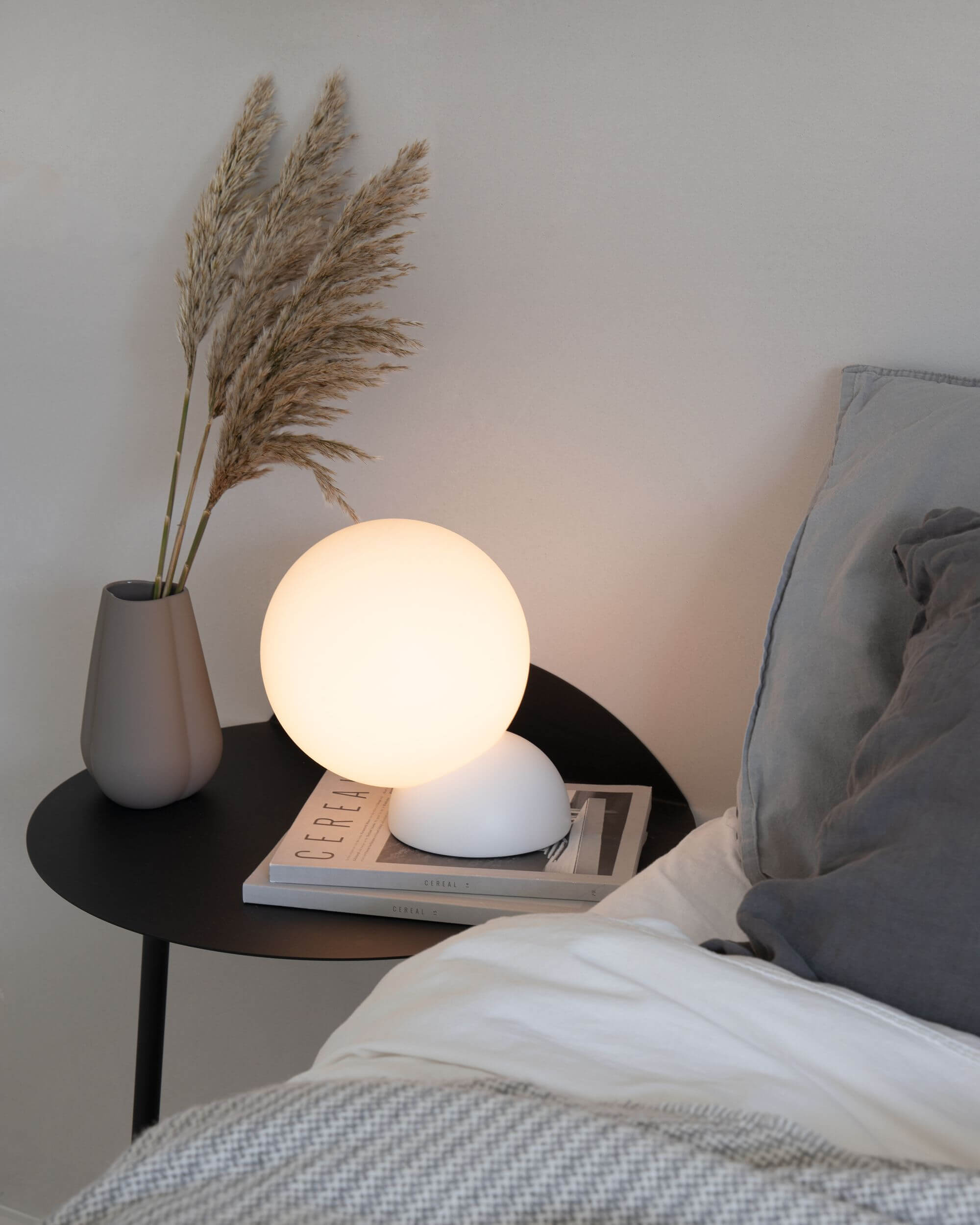 How to Choose Nightstand Lights: Ideas for You | Gantri ® Stories